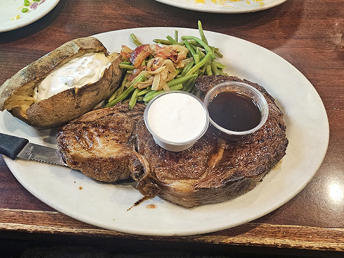 A prime rib that doesn't need a fancy steakhouse setting to prove its worth&mdash;just a knife sharp enough to do it justice.