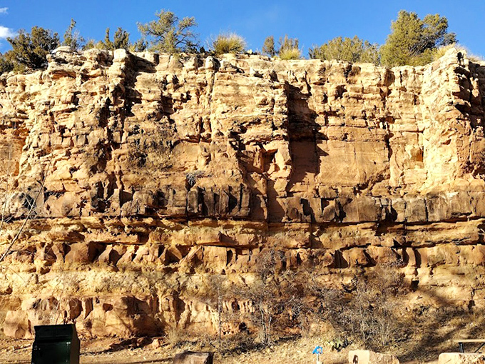 A perfect example of why they call New Mexico the Land of Enchantment&mdash;rocky cliffs meet crystal waters in a scene straight from a Western painting.
