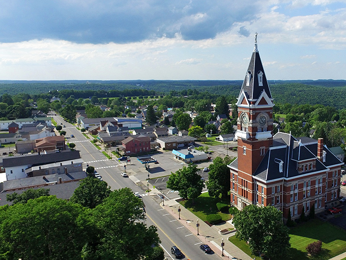 Clarion's main thoroughfare beckons with that "everybody knows your name" small-town magic.