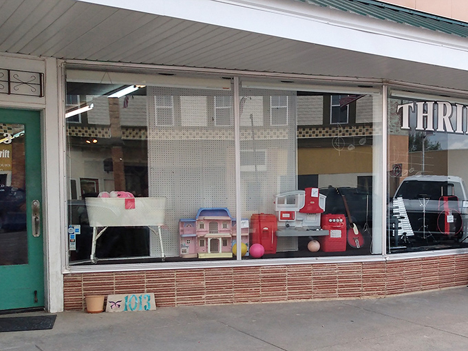 Small-town charm meets big-time bargains. Those dollhouses in the window are just the beginning!