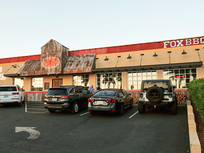 Fox Smokehouse's rustic exterior looks like it was teleported straight from a Texas backroad to Boulder City.