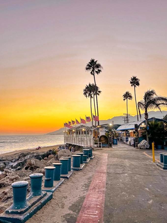 Gladstones' sprawling decks and palm trees create the quintessential California beach dining experience that locals have loved for decades.