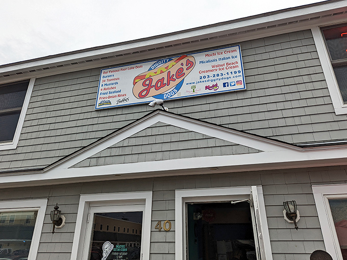 When a place calls itself "Diggity Dogs," you know they don't take themselves too seriously.