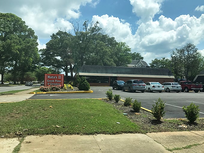 Greek heritage meets pizza perfection - where Mediterranean flavors find their Alabama home.