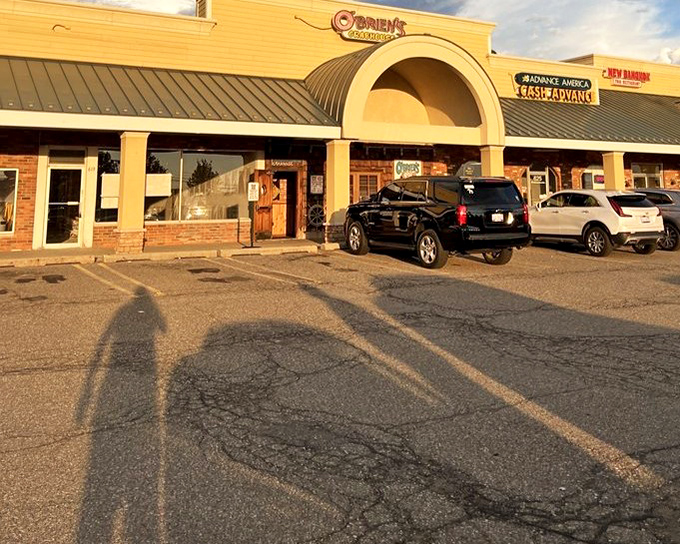 O'Brien's Crabhouse looks like it was plucked from a coastal fishing village and dropped into Auburn Hills.