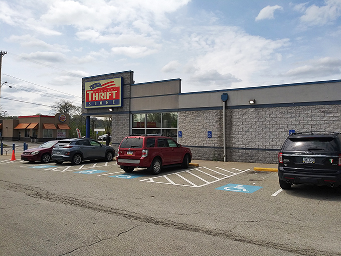 Red White & Blue's patriotic name matches its all-American approach to fantastic thrift store deals.