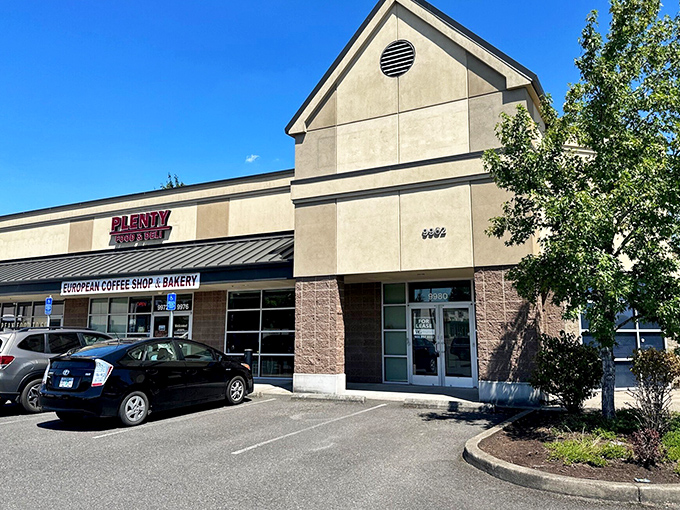 European pastries and discount shopping! The Shops at Otty combine Old World flavors with New World savings in suburban Portland.