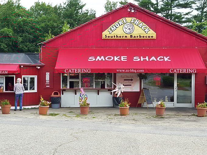The Smoke Shack's fire-engine red exterior is like a BBQ emergency response center. Your hunger crisis ends here!