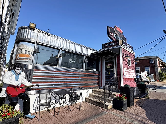 Elvis hasn't left the building at Broad Street Diner&mdash;he's outside welcoming you to a chrome-clad temple of breakfast delights.