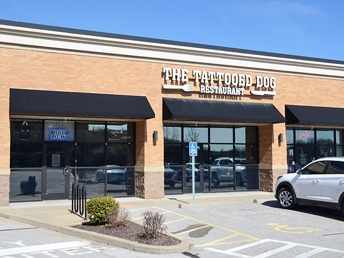 Suburban sophistication meets comfort food classics in this welcoming Wentzville hot dog haven of happiness.