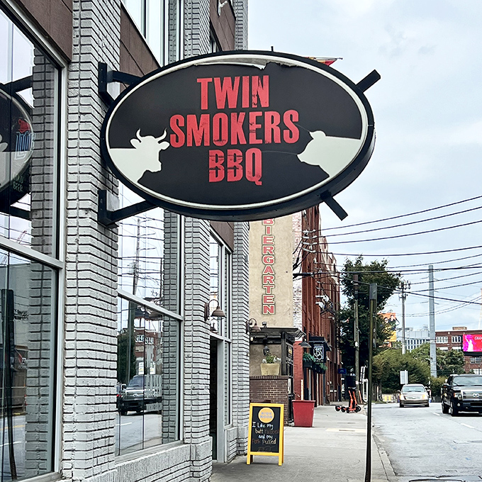 Downtown barbecue joints face the ultimate test &ndash; satisfying office workers, tourists, and locals who all demand authentic flavors.