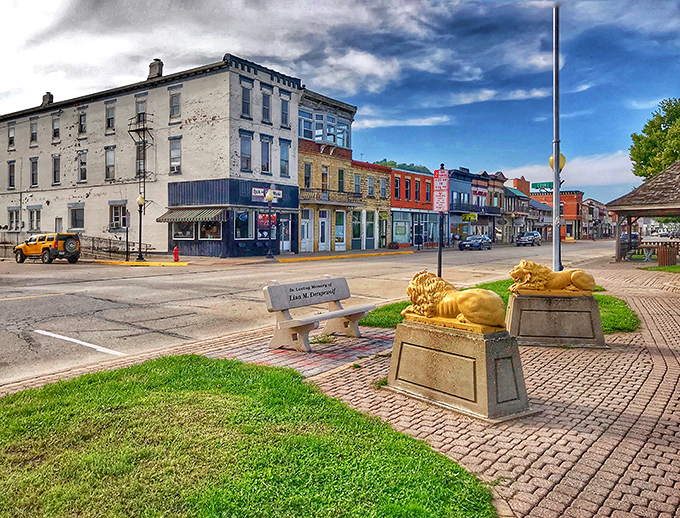 Those golden lions guard Bellevue's square like friendly sentinels welcoming visitors to stay awhile.