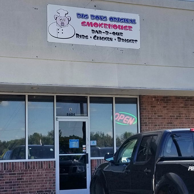 That little "OPEN" sign in the window might as well say "Get in here for life-changing barbecue!"