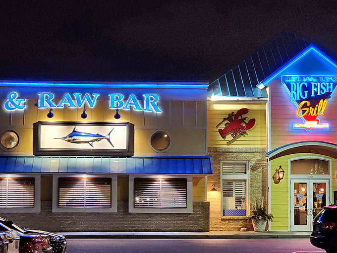 When restaurant lighting glows this invitingly at dusk, you know magic happens inside those kitchen doors.