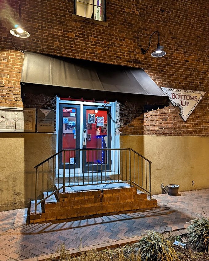 Those brick steps leading down to Bottoms Up might as well be the stairway to pizza heaven. Worth every step!