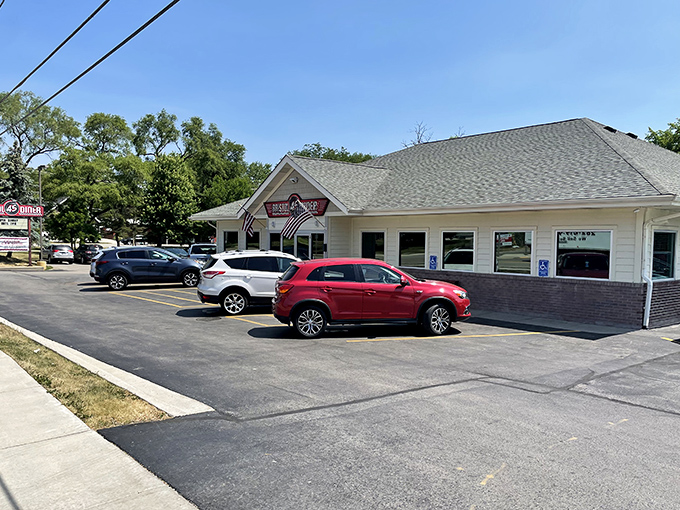 White exterior gleaming in the sunshine—like the perfect blank canvas for creating food memories.