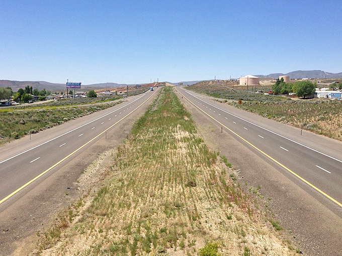 This Carlin street view offers the kind of peaceful emptiness that makes city dwellers weep with envy.