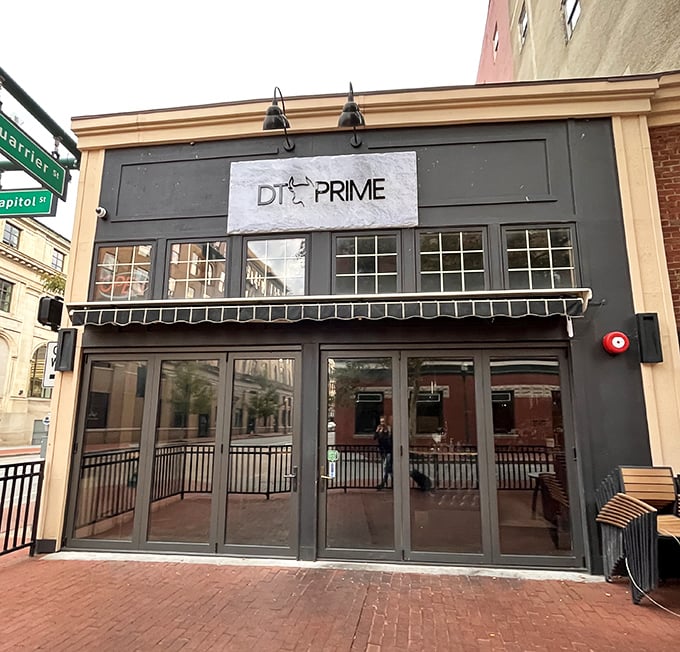 Clean lines and contemporary design set the stage for traditional flavors with modern flair. Like your cool friend who still respects the classics.