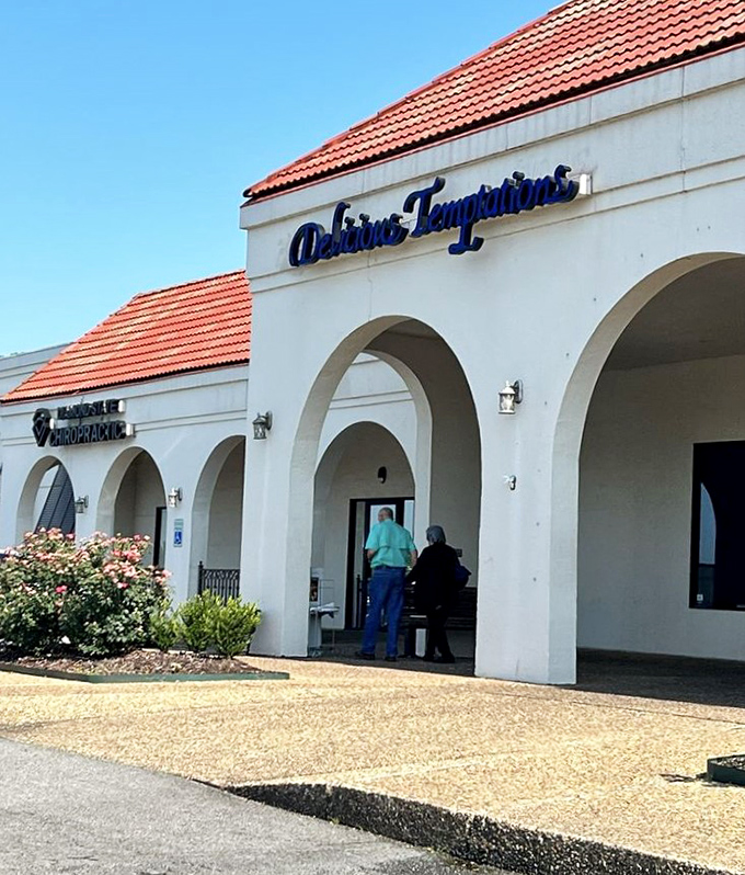 Behind those arched windows lies breakfast artistry that transforms ordinary mornings into something worth celebrating with gusto.