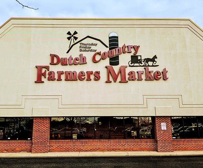 The market's distinctive facade houses multiple vendors, but the bakery section is where the magic happens. Thursday can't come soon enough!
