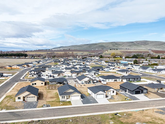 Cookie-cutter homes with million-dollar hill views &ndash; Ephrata's newest neighborhood awaits its growing personality.