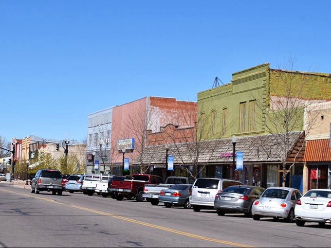 This Fort Morgan street view captures eastern plains living where your dollar still means something.