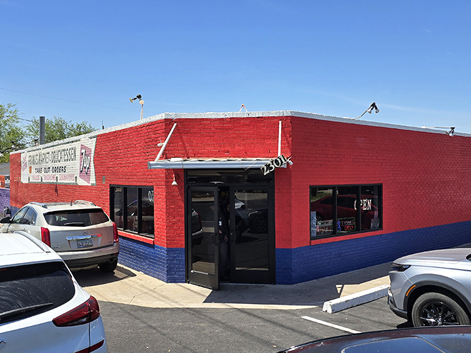Red, white, and blue never looked so delicious, wrapping this neighborhood institution in colors that match its reliable reputation.