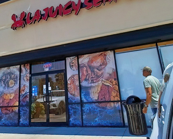 Those window murals at LA Juicy Seafood aren't just decoration &ndash; they're a preview of the flavor explosion waiting inside.