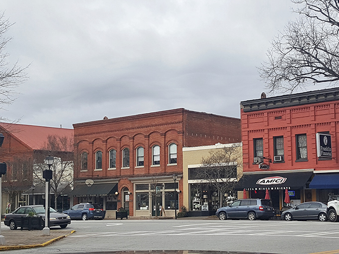 Madison's brick beauties stand shoulder-to-shoulder like old friends, with Amici's promising comfort food that would make Italian grandmothers nod approvingly.