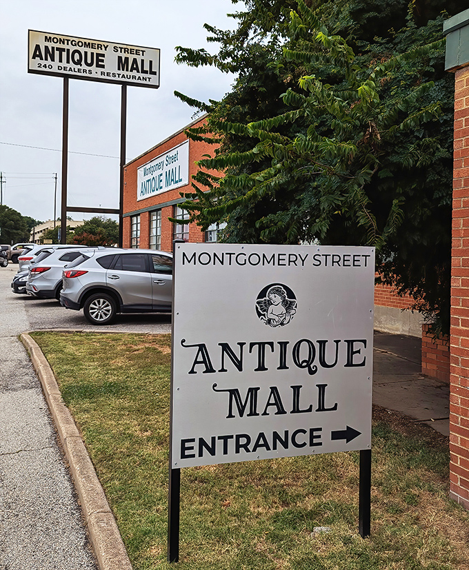Multiple signs point the way to antique heaven &ndash; follow them to discover over 200 dealers under one roof.