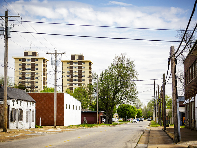 These residential high-rises offer bird's-eye views of Missouri's southeastern charm and rolling countryside below.