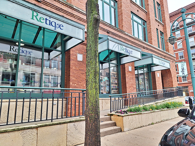 Milwaukee's Retique offers boutique vibes in a thrift setting&mdash;where yesterday's designer pieces find new admirers.