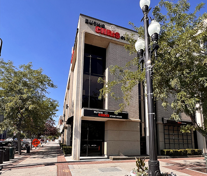 The urban setting of Ruth's Chris feels metropolitan yet welcoming. Steak with a side of city sophistication.