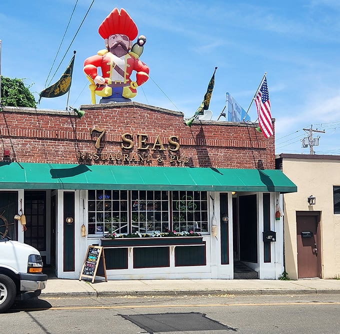 Seven Seas' maritime charm creates the perfect backdrop for seafood that tastes like it jumped straight from ocean to bowl.