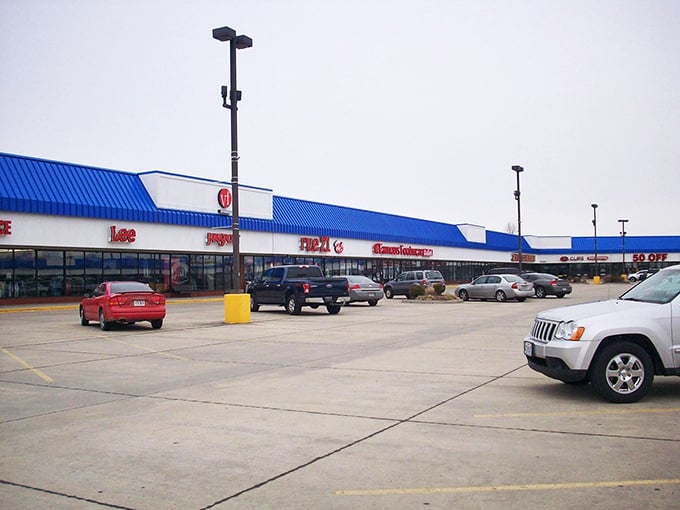 Sikeston's straightforward approach to outlet shopping puts the focus where it belongs&mdash;on filling your trunk with bargains!