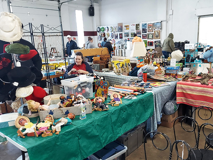 These outdoor displays prove that the best treasures don't always need fancy indoor presentation spaces.