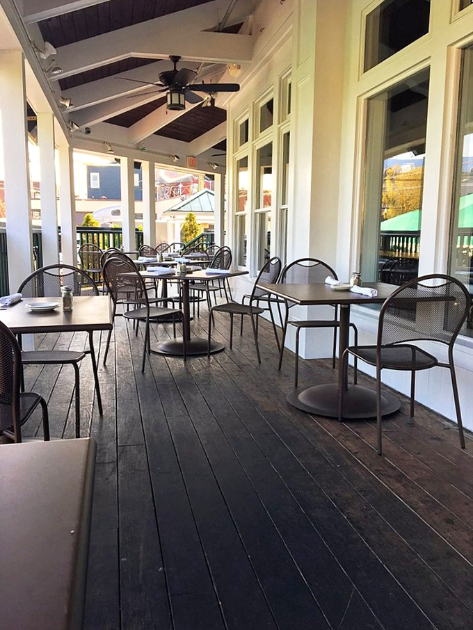 Stonebridge's airy porch dining area offers the perfect setting for lobster indulgence. Those ceiling fans keep the sea breeze flowing.