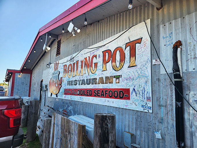 No fancy frills needed when the seafood's this good. The Boiling Pot's weathered sign has guided hungry travelers for years.