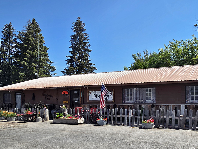 Highway gems like this remind you that the best breakfast discoveries happen when you take the scenic route.