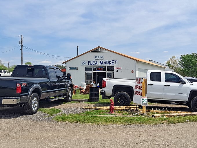 This no-frills approach to flea marketing focuses on what matters most - amazing treasures inside.