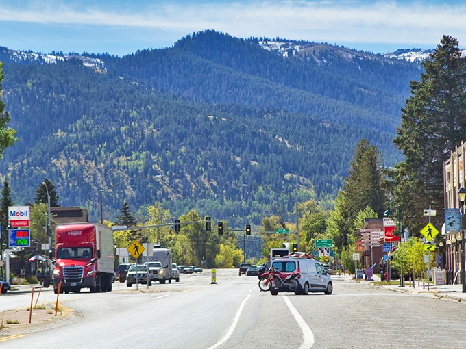 The road through Victor offers a masterclass in small-town charm with a side of jaw-dropping mountain majesty.