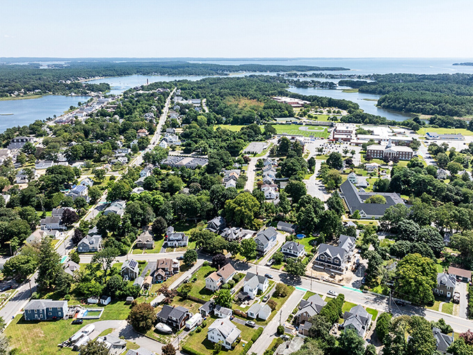 Neat neighborhoods nestled near the water &ndash; Cape Cod charm without emptying your retirement account.
