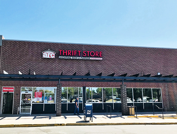 Under Colorado's famous blue skies, this arc location stands ready to transform your $40 into a home makeover.