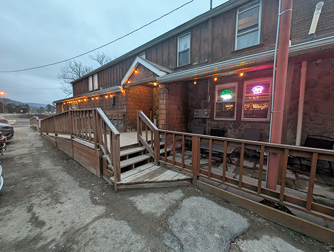 A&W West End Grill serves nostalgia with a side of root beer floats that transport you straight to 1955.