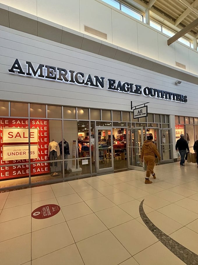 American Eagle beckons with a sea of red SALE signs. Like sirens calling to sailors, except instead of rocks, they're luring you toward denim.