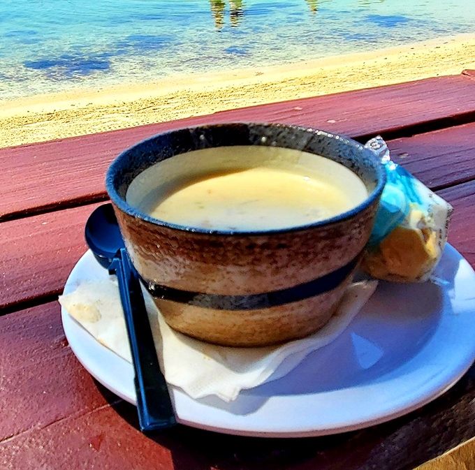 Clam chowder with a view that makes even New Englanders nod in respectful approval. The sea-to-spoon journey is remarkably short here.