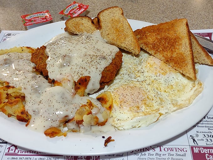 The star of the show: country fried steak with eggs and toast. This breakfast trinity proves that mornings in Ohio can be downright heavenly.