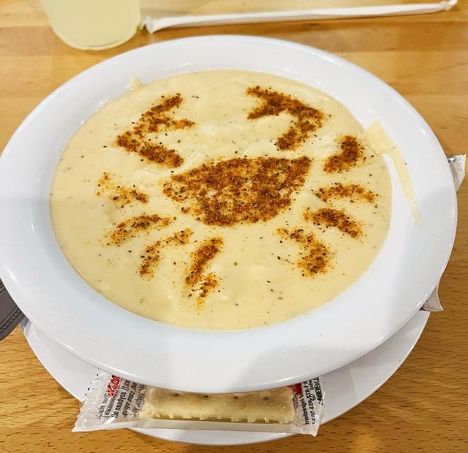 Cream of crab soup so good, it deserves its own standing ovation and possibly a parade.