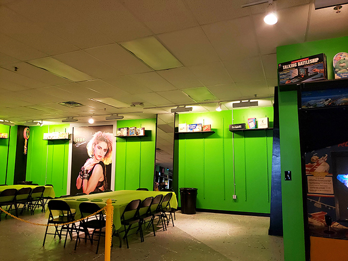 Refuel between shopping rounds at this casual dining spot where your feet and appetite both find relief.