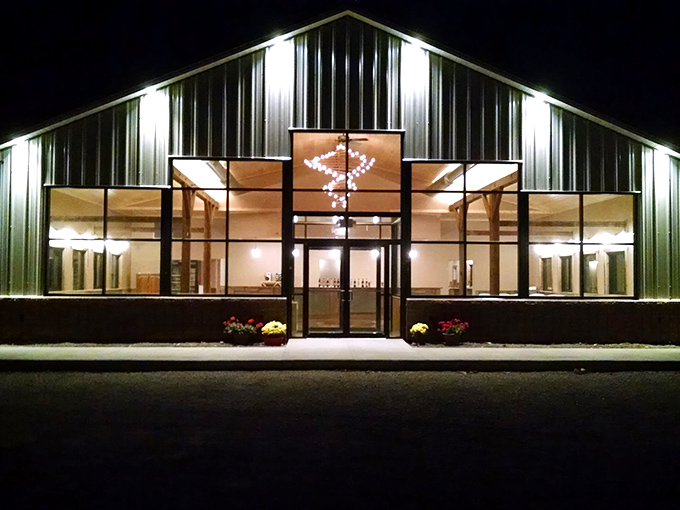 Evening elegance doesn't demand city prices when small-town sophistication shines this bright. 